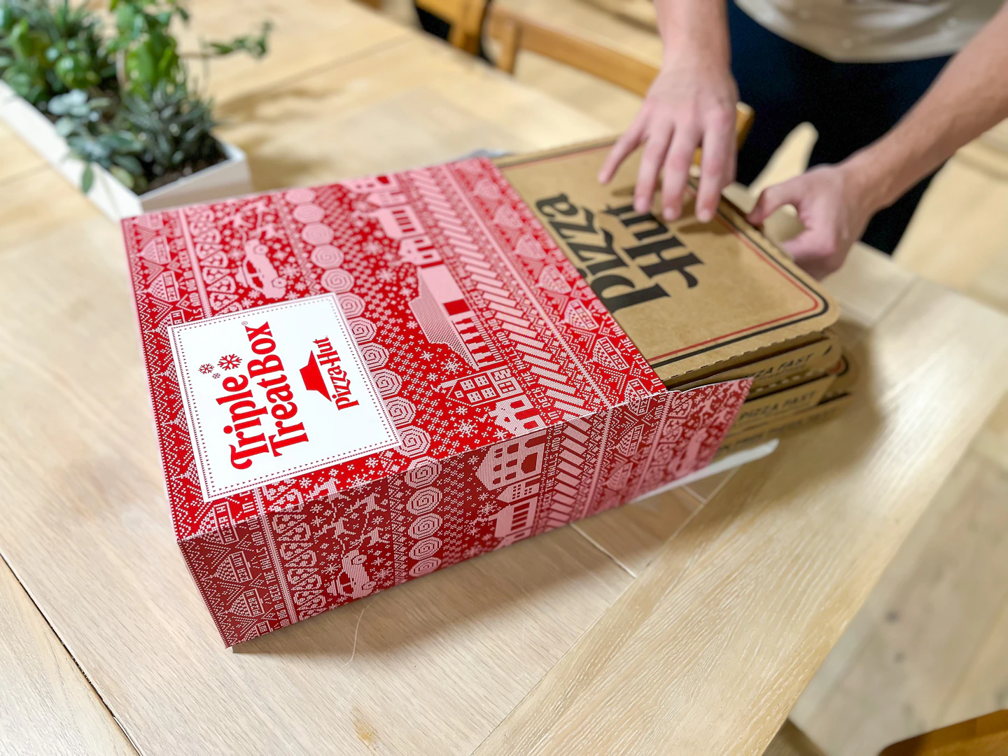 The Pizza Hut Big Dinner Box: Here's How Much You'll Save - The Krazy ...