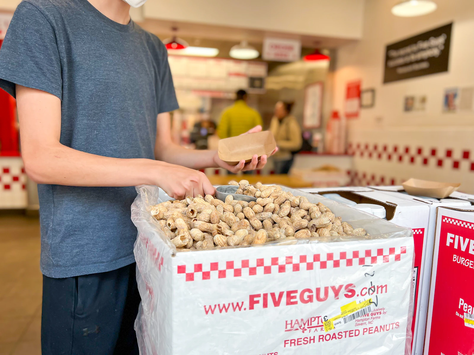 12 Easy Five Guys Burgers Hacks & Deals — Five Guys Fry Secrets - The ...