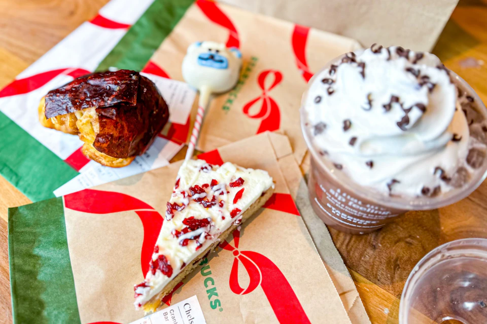 See the Full Starbucks Holiday Menu November/December 2025 - The Krazy ...