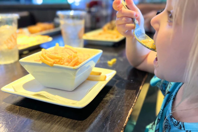 30+ Kids Eat Free Restaurants: Here's Where Kids Can Eat Free in 2026 ...