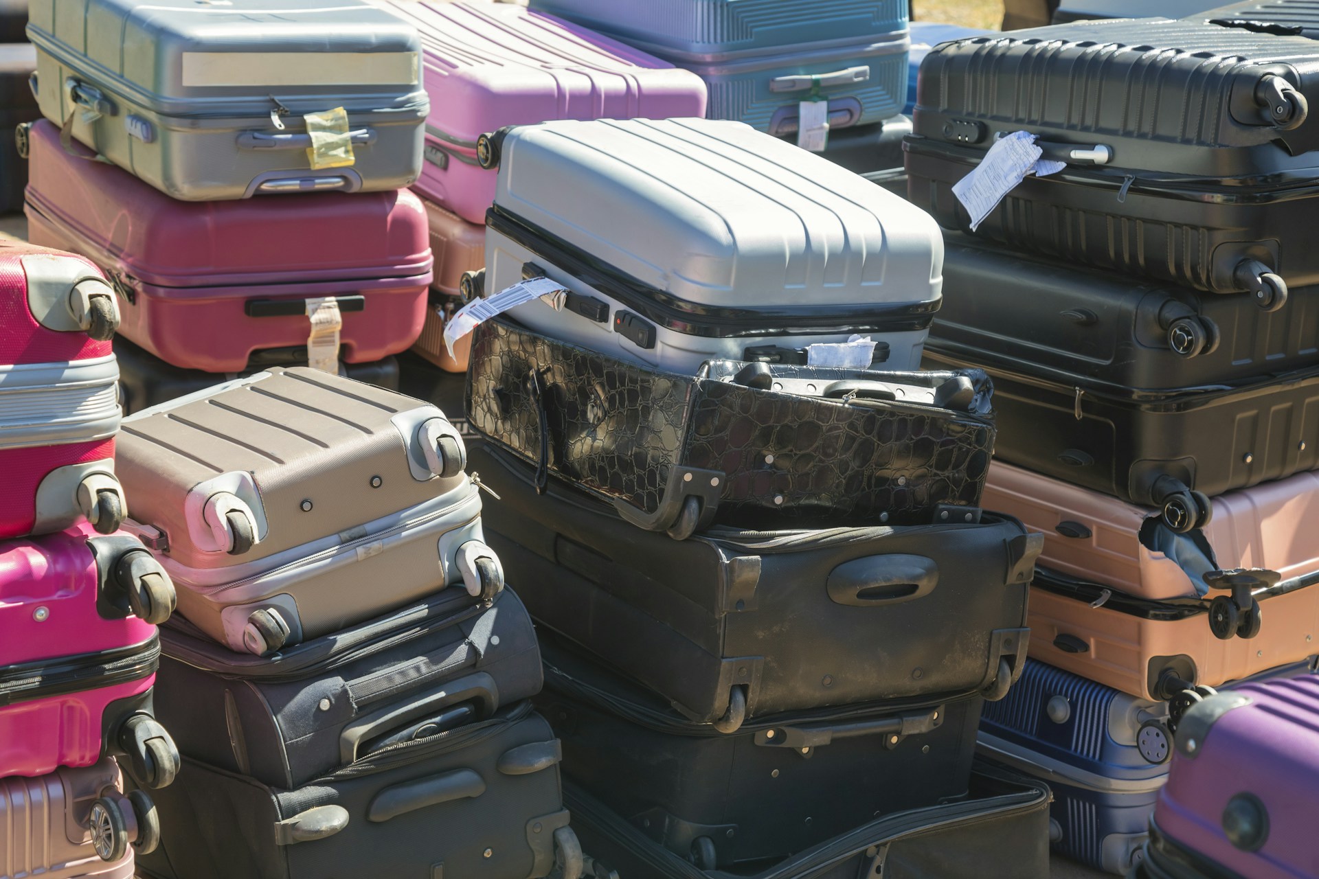 Unclaimed Baggage Deals: Lost Checked Baggage Items Up to 90%+ Off ...