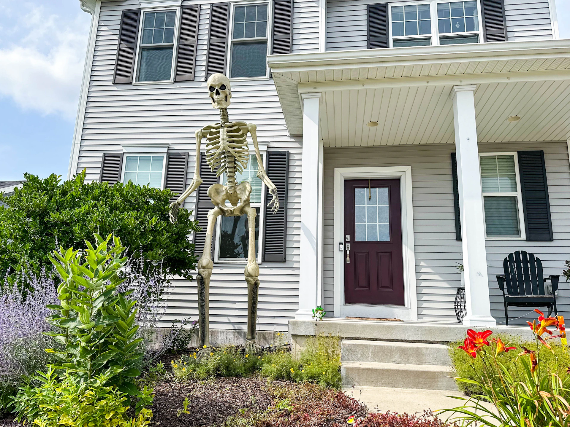 Home Depot Skelly: Watch for the 12-Foot Home Depot Skeleton to Return ...