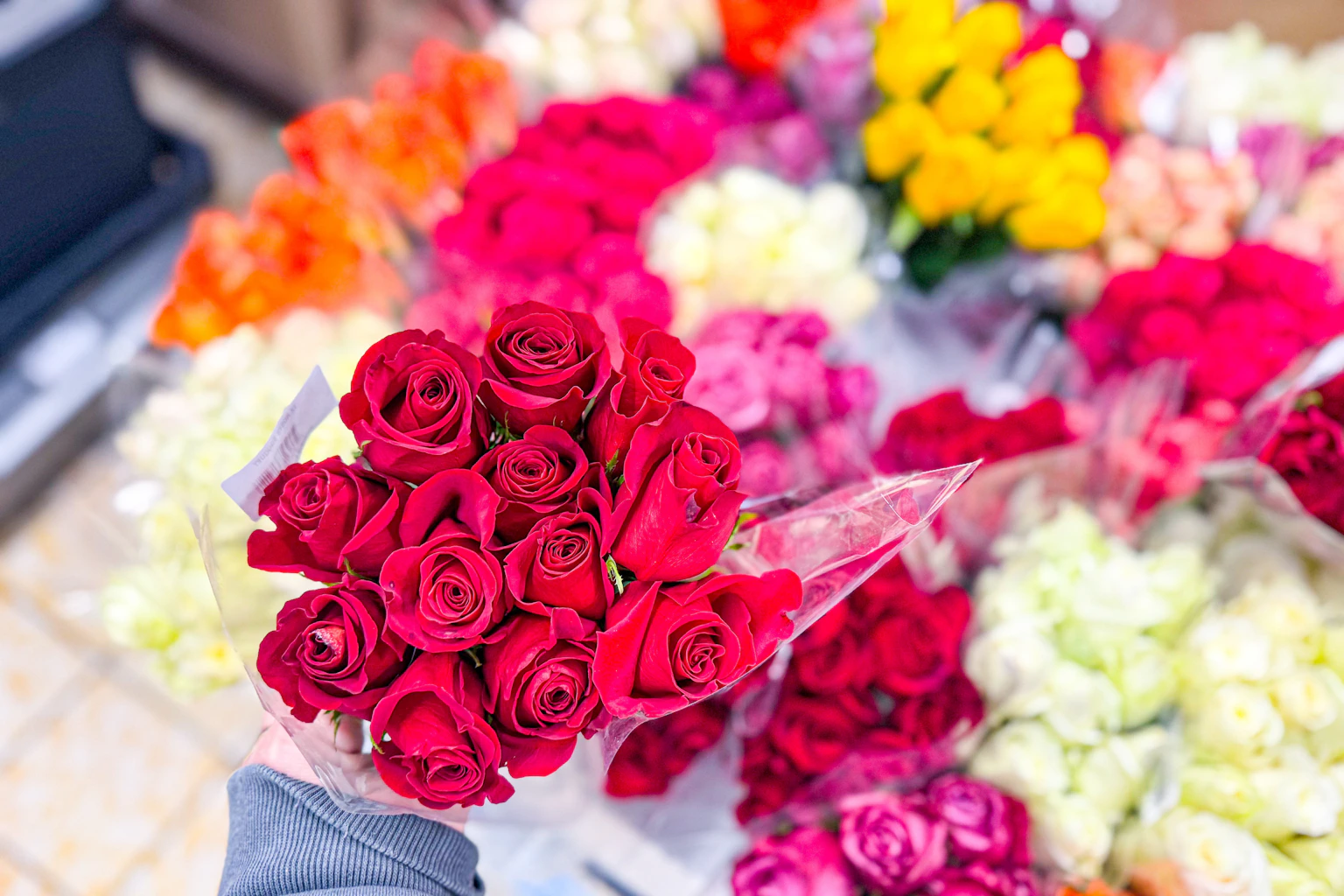 Where to Buy Cheap Valentine's Day Roses in 2026 — Krazy Coupon Lady ...