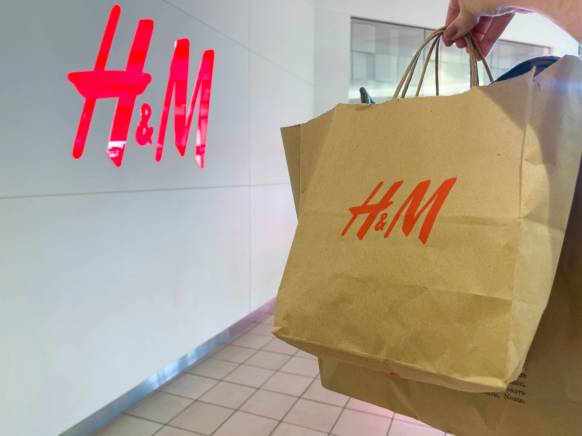 H&M Return Policy: Here's How It Works In 2025 - The Krazy Coupon Lady