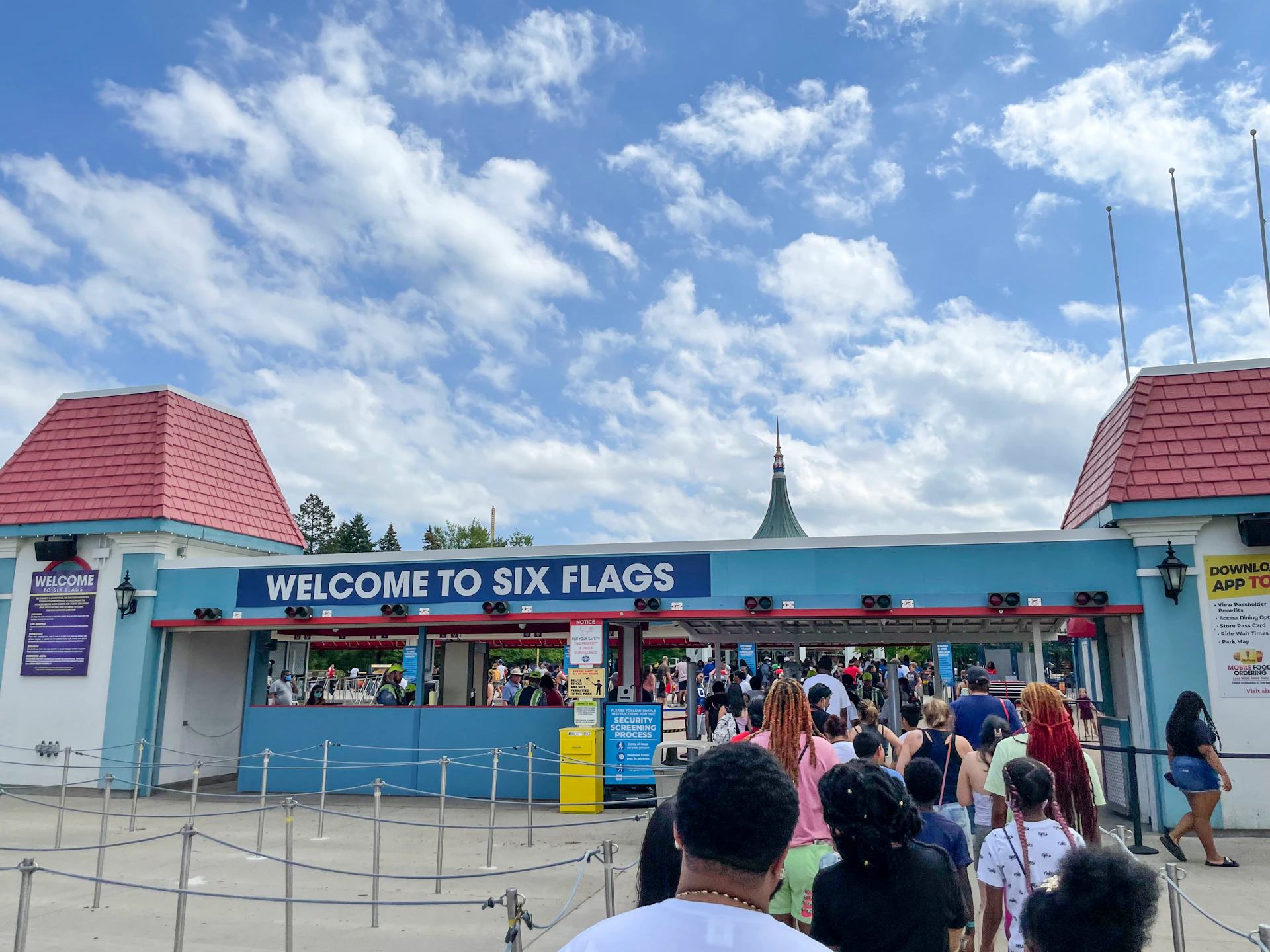 Six Flags Discount Tickets: How Much Are Six Flags Tickets? Find Out ...